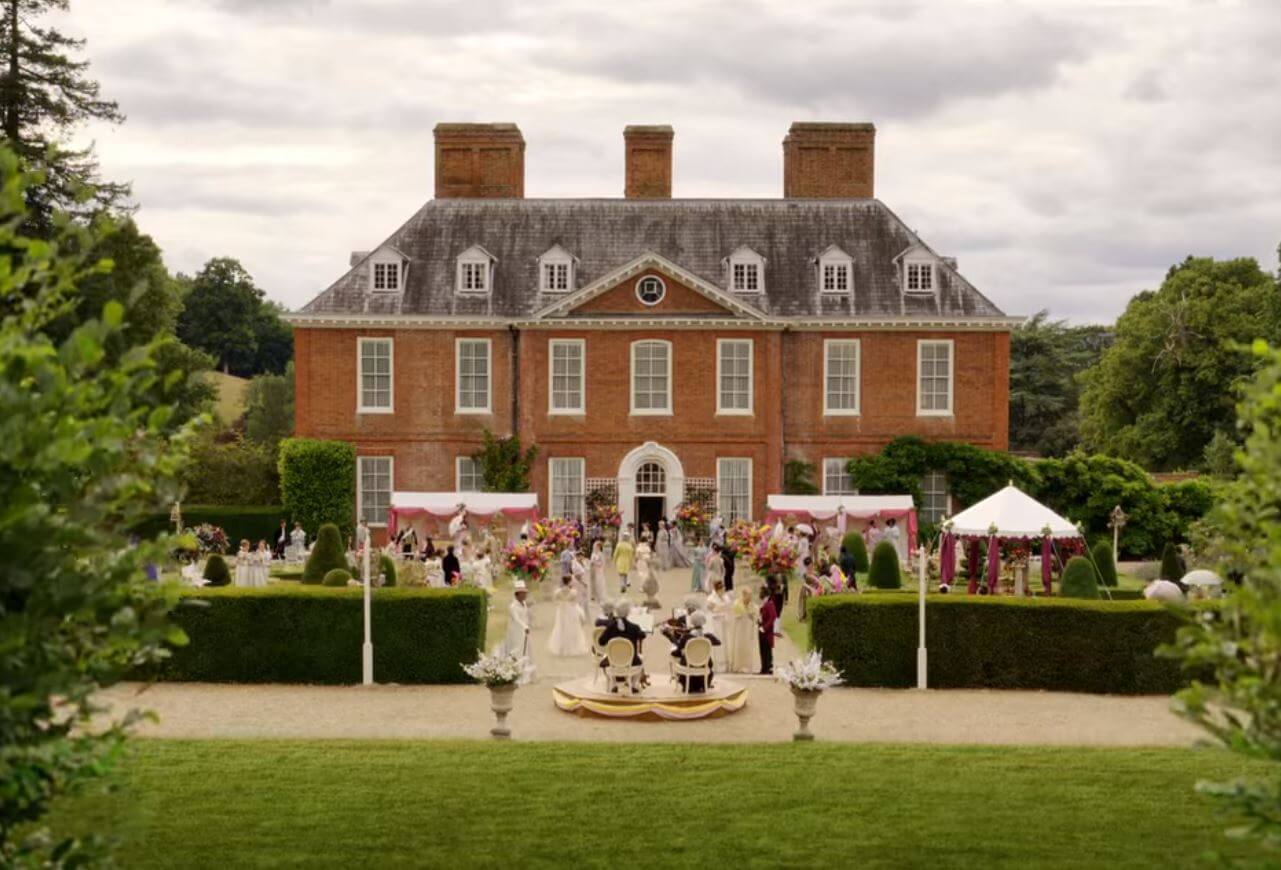 Bridgerton Season Three Filming Locations - The Curtsy